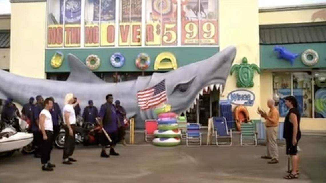 How a Myrtle Beach SC shark sculptor became a cultural icon. | Myrtle ...