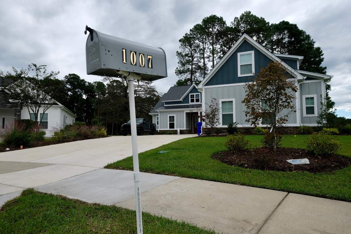 SC couple installs plastic tub after HOA won’t give mailbox | Myrtle ...